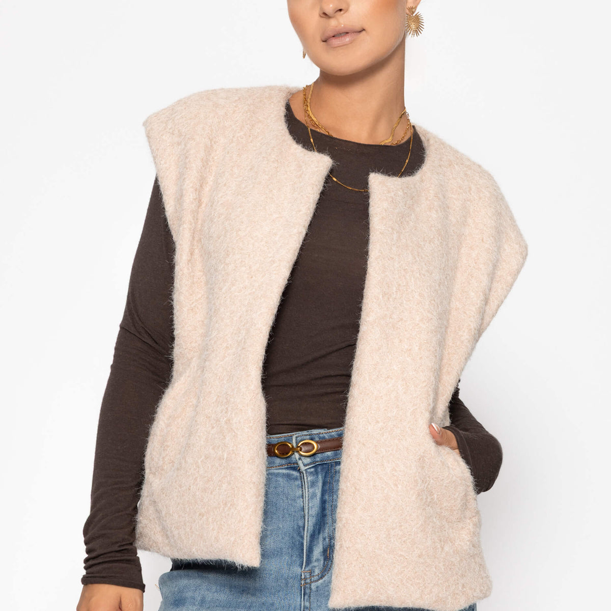 Small vest with wool structure - beige – SASSYCLASSY